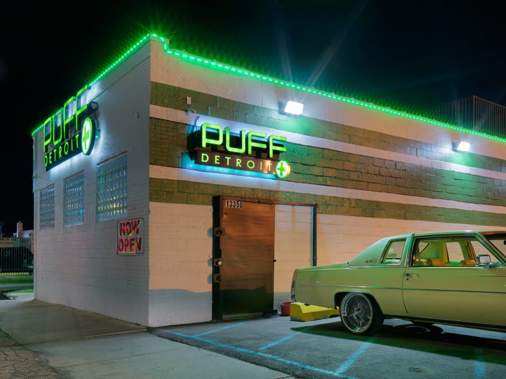 Detroit’s marijuana dispensaries get lit at night https://t.co/dYVgnqlwbd Photo: Dave Jordano