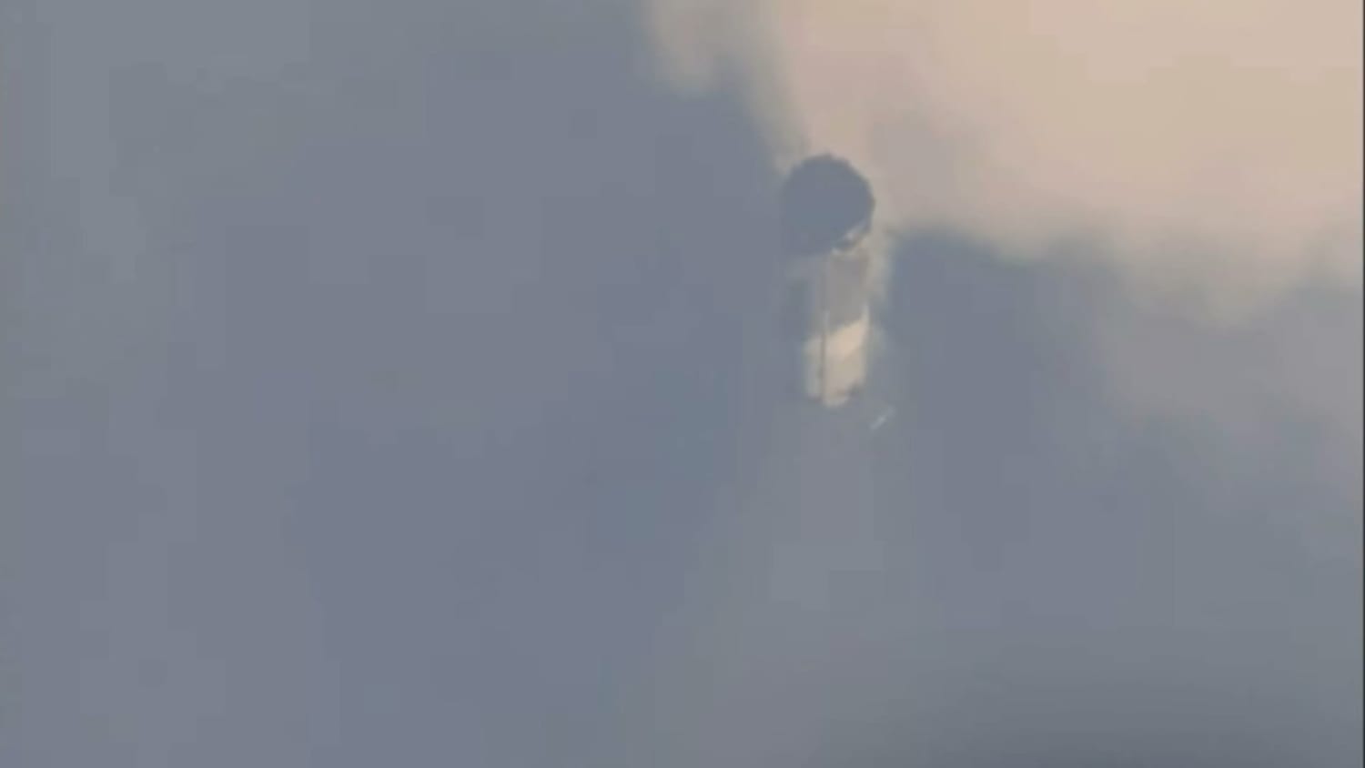 SpaceX simultaneous landing of Falcon Heavy boosters from today’s Space ...