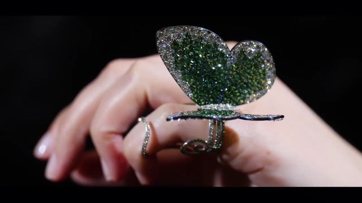 Put a ring on it... Gifted to the V&A by Beyoncé, this exquisite ...