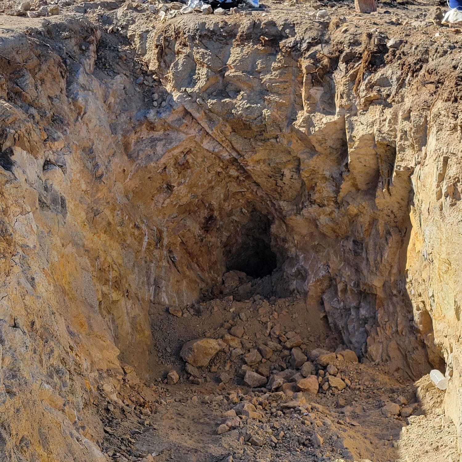 Discussion about quartz crystal deposit in Nevada
