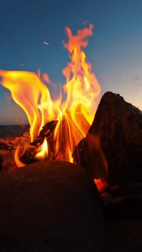 Relaxing camp fire // John Derting Music: Rude Boy - Late Night Melancholy