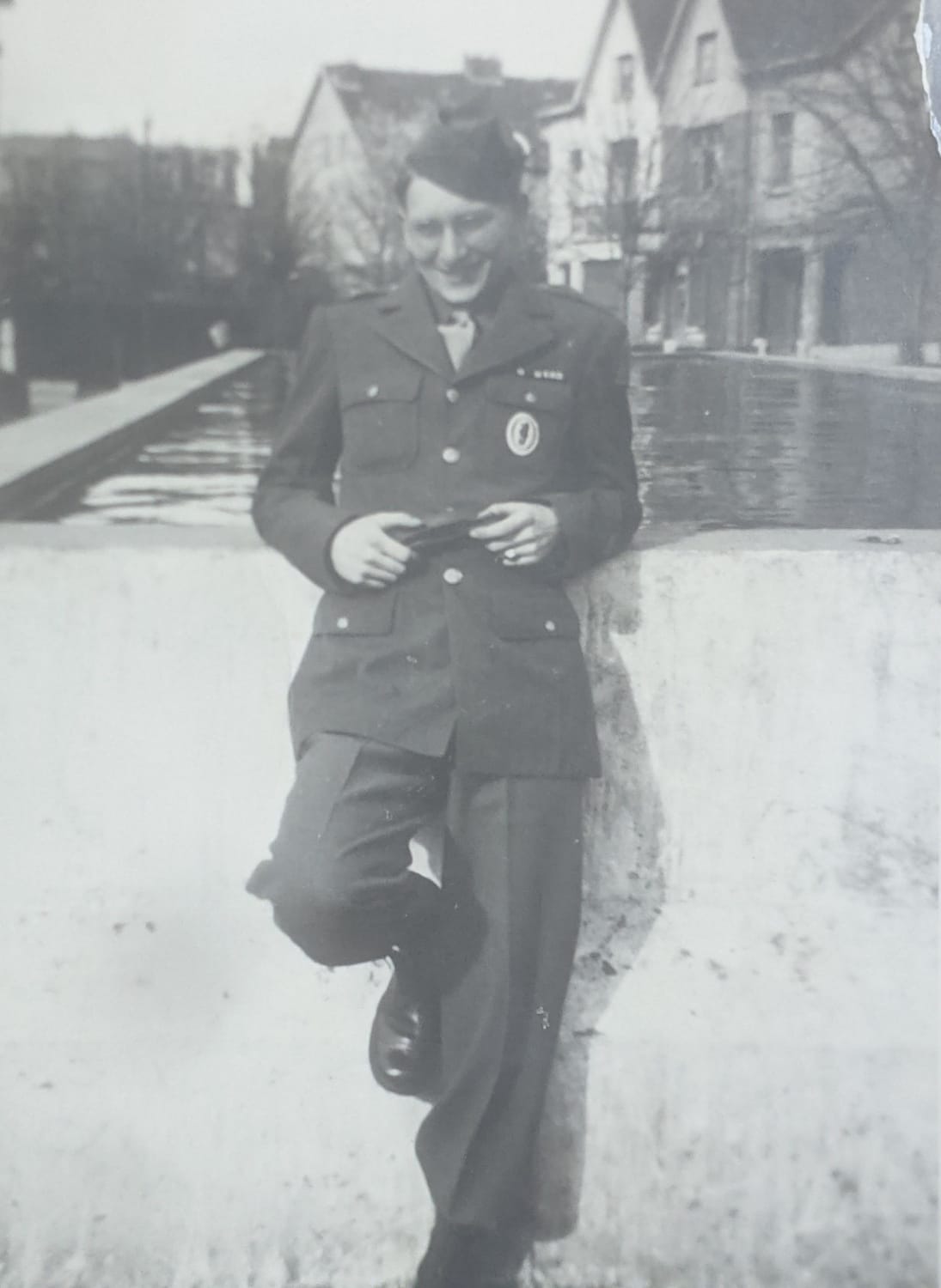 Spent the afternoon with a WW2 vet for his bday, thought you guys might ...