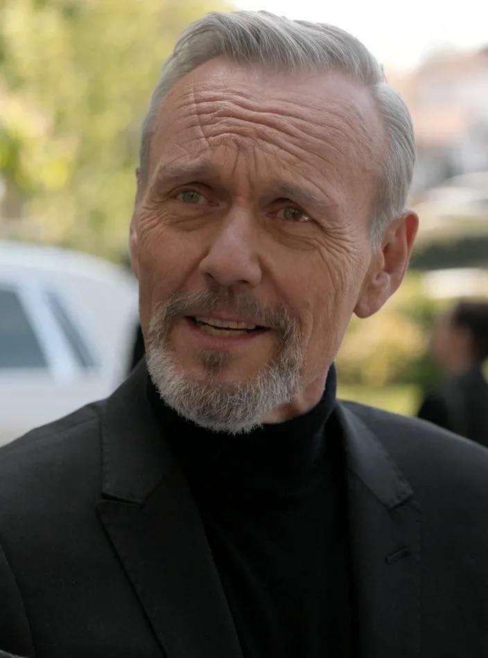 Anthony Head is so omg in Ted Lasso. Other than Buffy/DocWho, what else ...