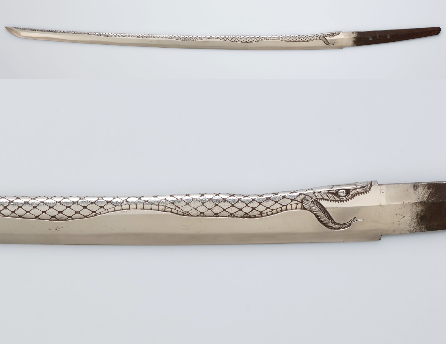 Sword with a snake engraved along the spine. Japan, 16th century