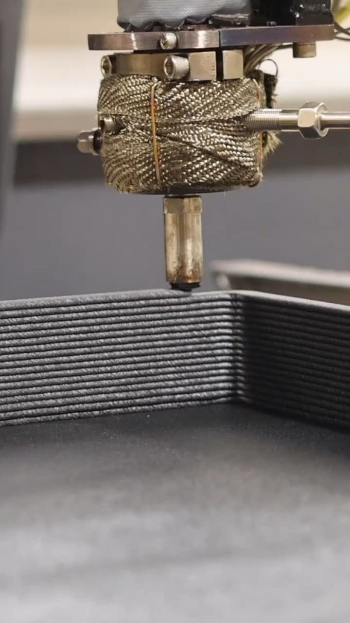 Refined the design for the 3D printed longboard with a more natural ...