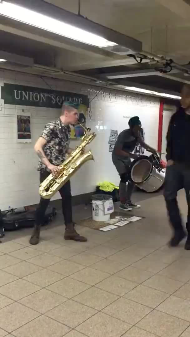 These street performers are top notch!