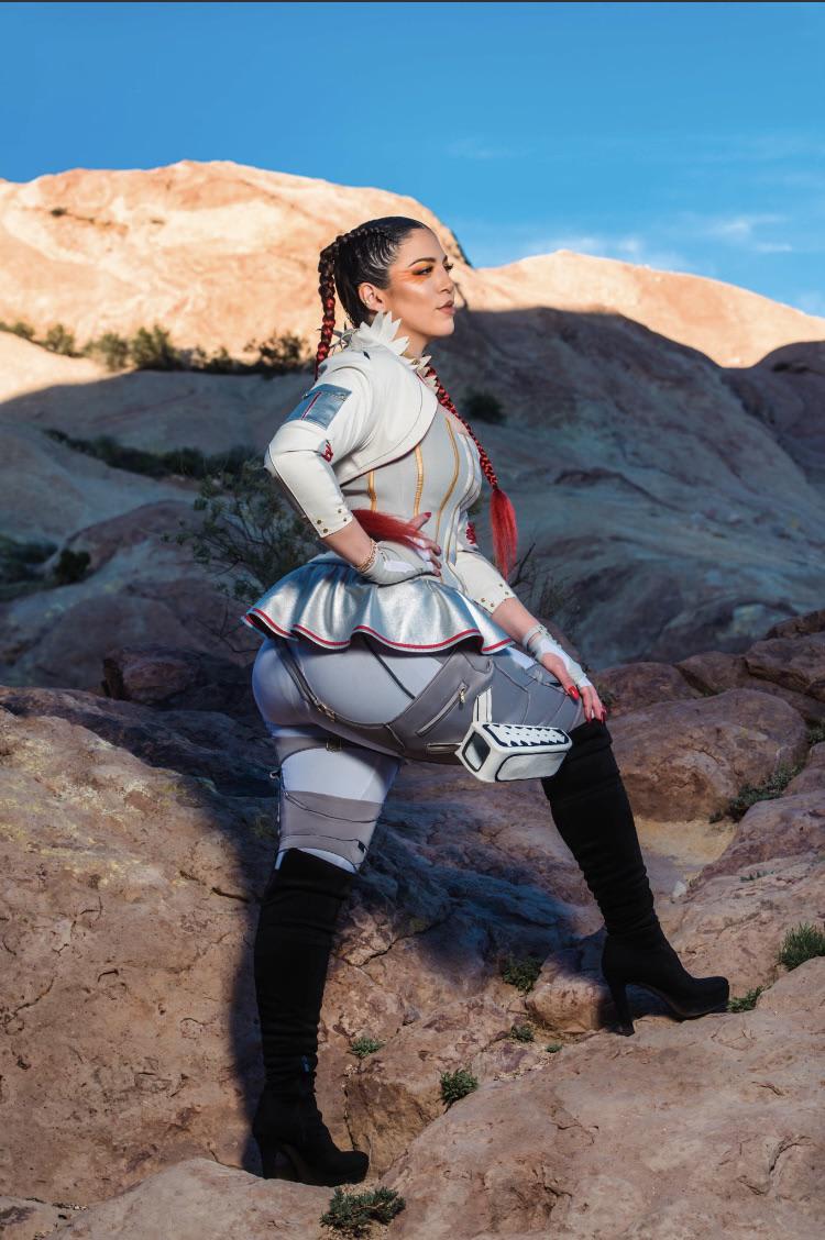 Best Loba Cosplay I’ve seen