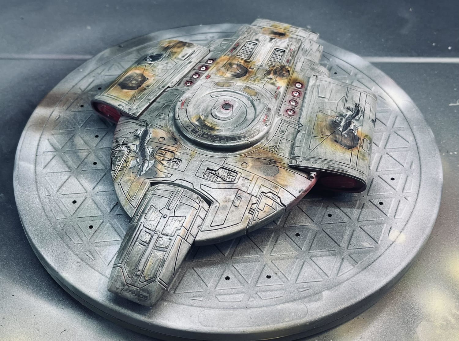 It’s a tough little ship. Built this Defiant model and hated how the ...