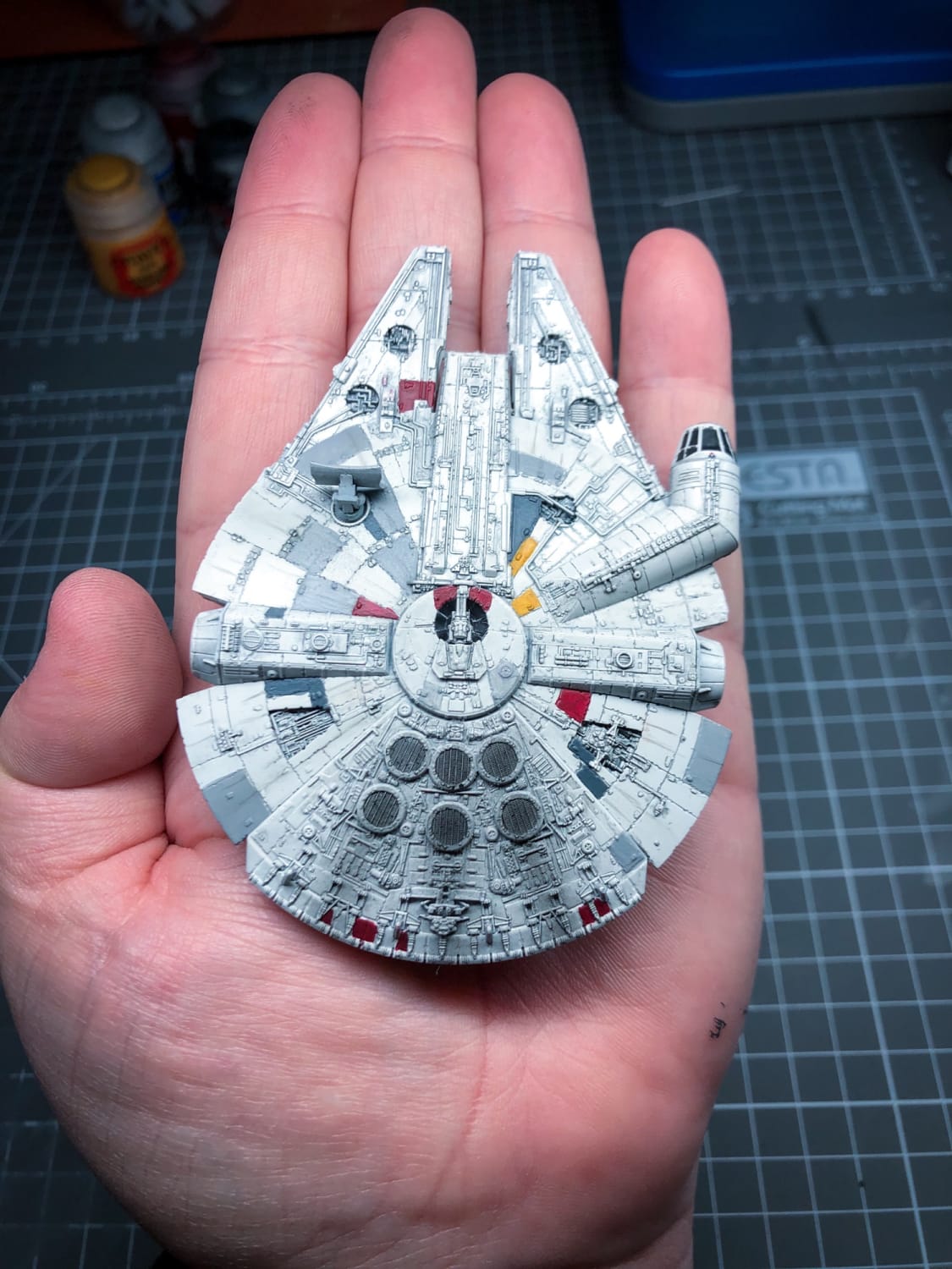 Spent my Sunday building and painting this tiny 1/350 Millennium Falcon ...