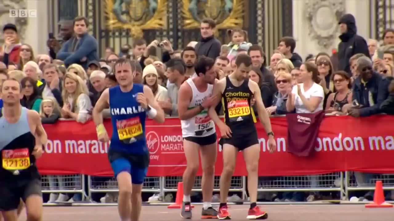 Swansea Harrier Matthew Rees sees David Wyeth of Chorlton Runners ...