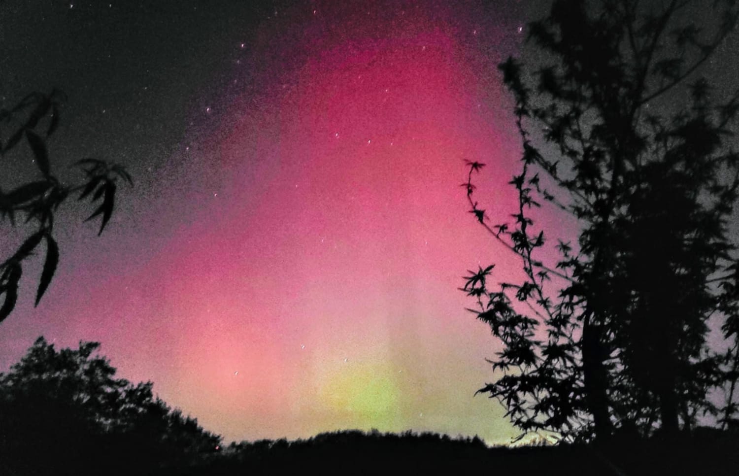The Aurora borealis over Wellsville Ohio during the August meteor ...