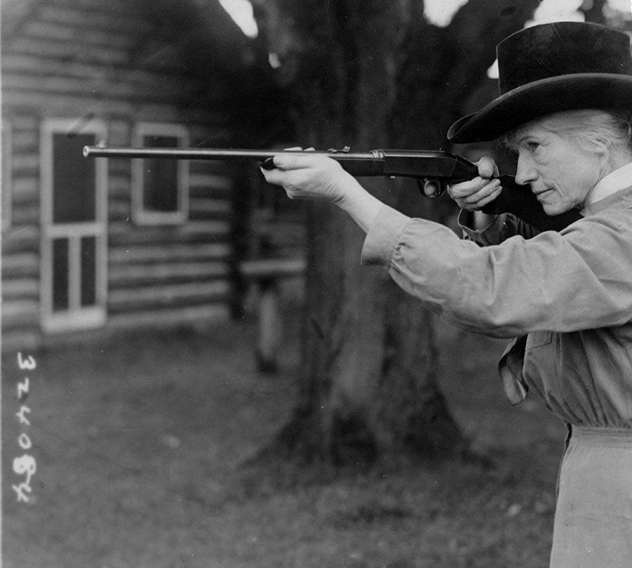 61-year-old American sharpshooter Annie Oakley sets a new world record ...