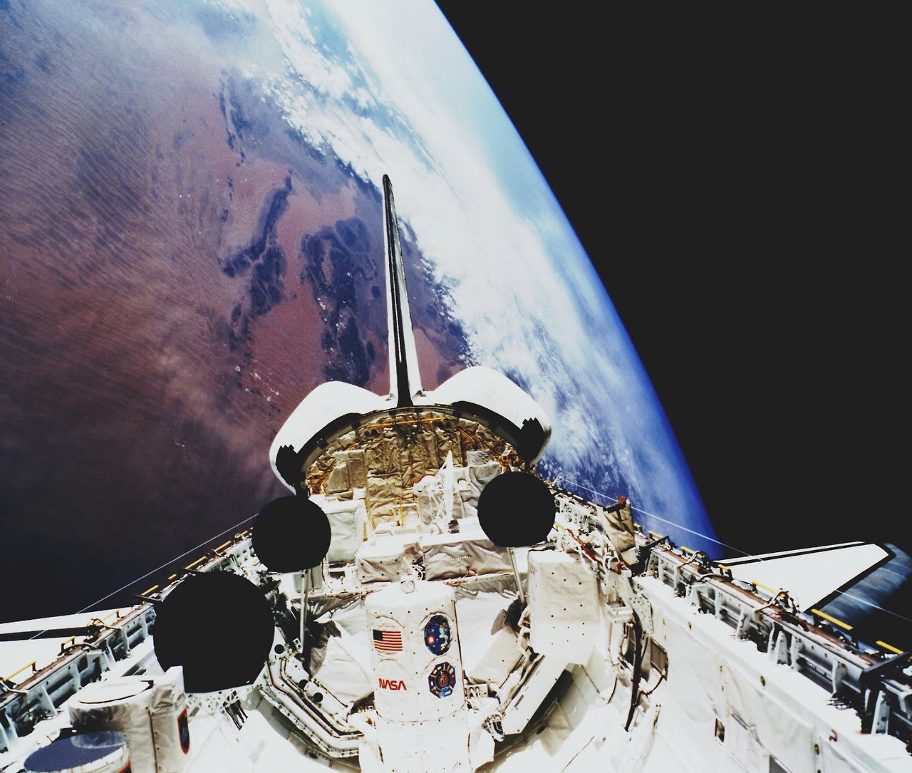 25 YEARS AGO TODAY: On April 2, 1992, the Space Shuttle Atlantis came ...