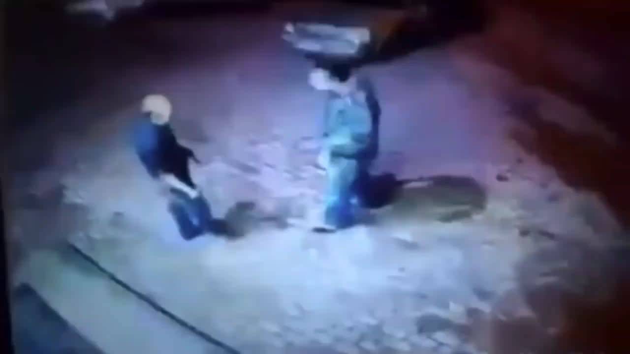 Retired boxer shows he's still got it