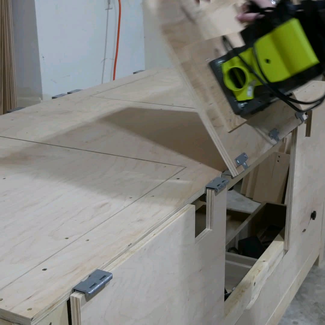 I made a hidden tool storage workbench that hides my bench mounted ...