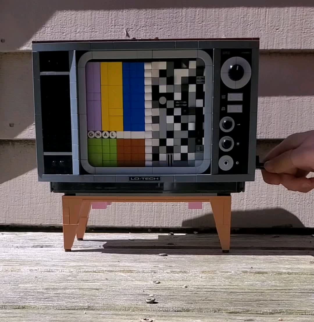NES TV set reimagined again! I made some tv static and an old tv ...