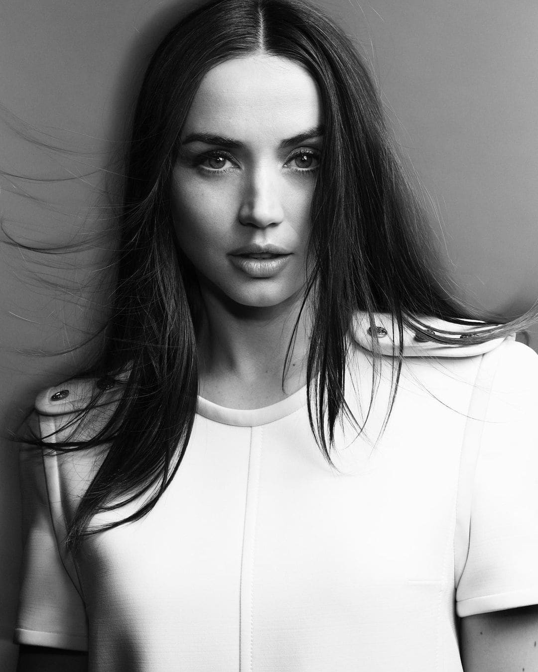 ana de armas photographed by rachell smith for the 2023 bafta film awards