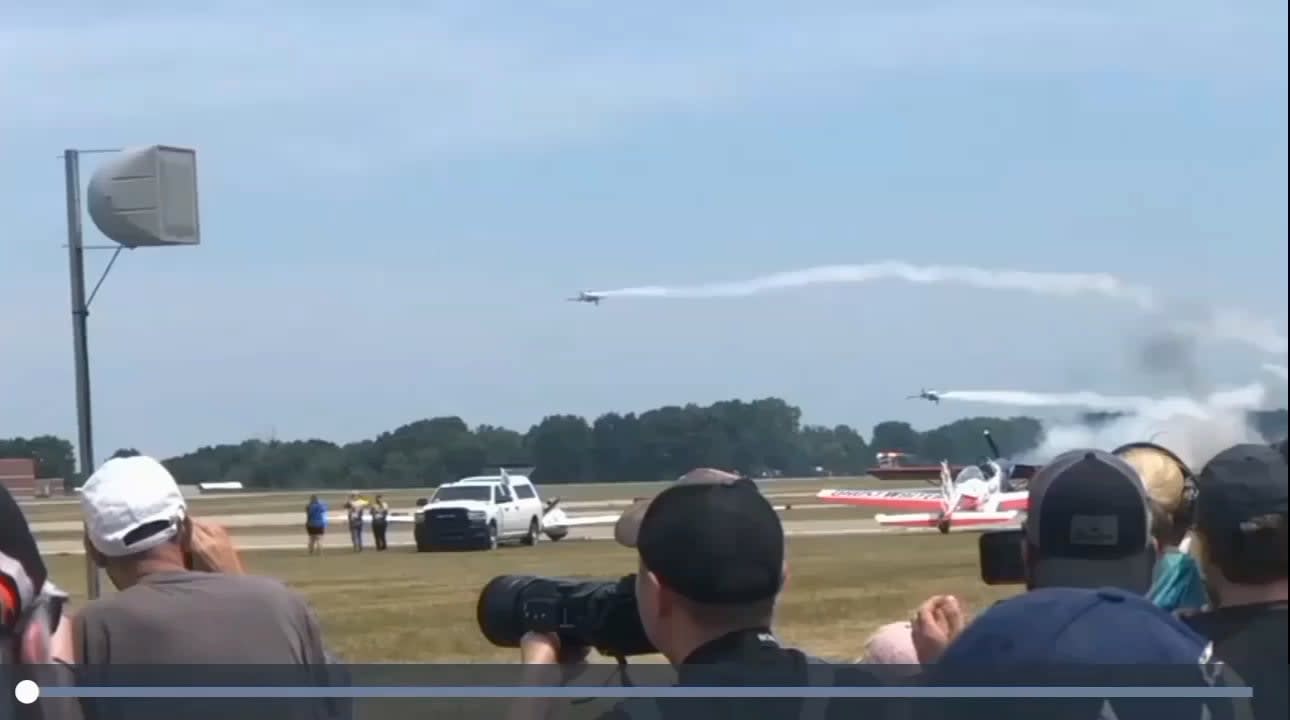 Shockwave jet truck crashes at over 300 mph while racing 2 airplanes ...