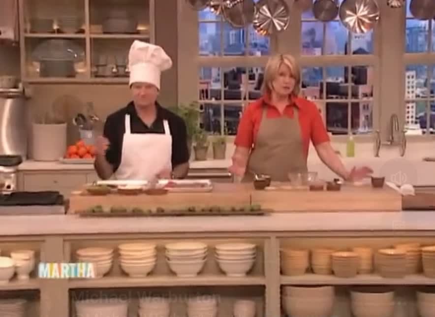 Robin Williams cooking with Martha Stewart and completely stealing the show