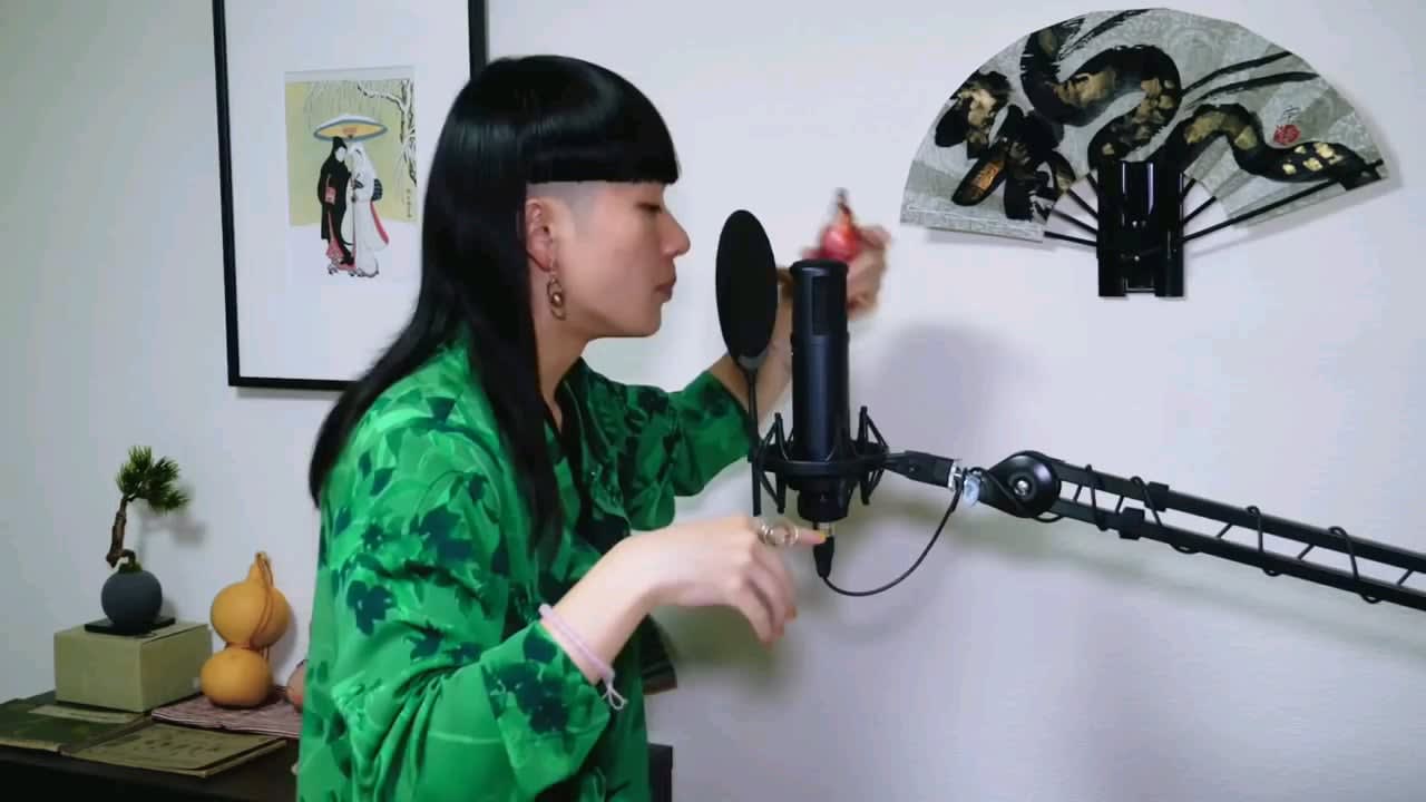 This guy Is AMAZING at beatboxing, he has some real talent. His name is ...