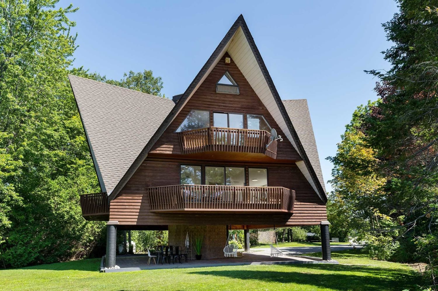 Elevated cabin near Lake Simcoe, Ontario, Canada