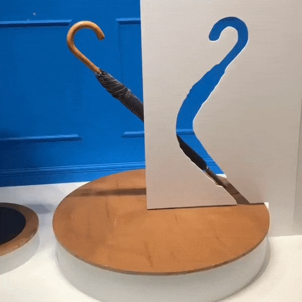 Hyperbolic slot umbrella